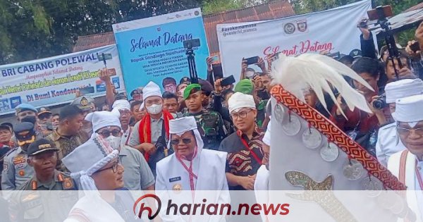 Sandiaga Uno Kunjungi Desa Wisata Tondok Bakaru